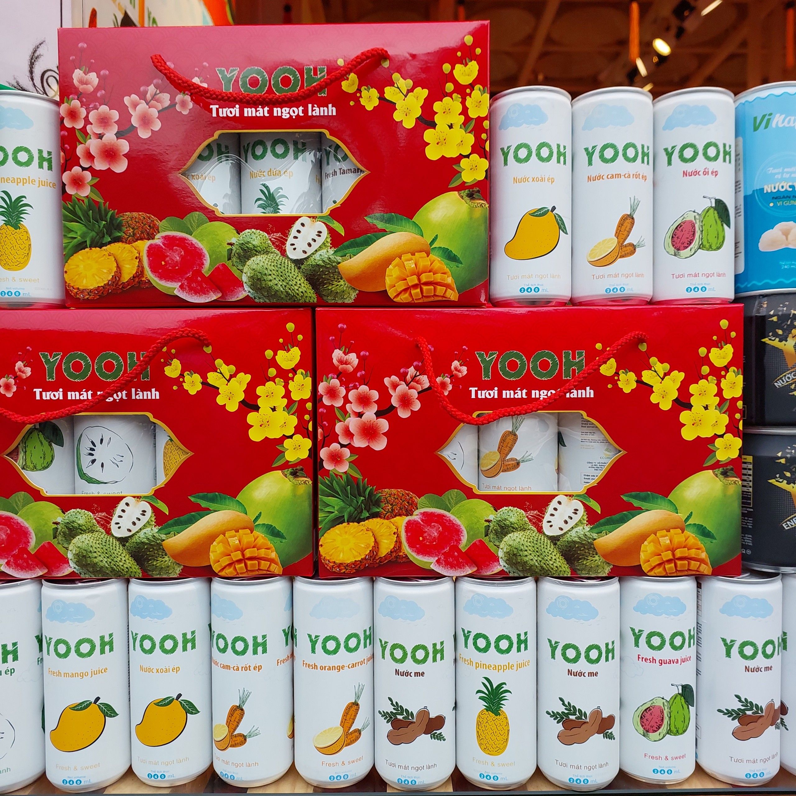 Hộp quà Tết nước ép trái cây YOOH ngũ phúc ngũ quả (5 lon/hộp) giá sỉ, giá bán buôn - Thị Trường Sỉ